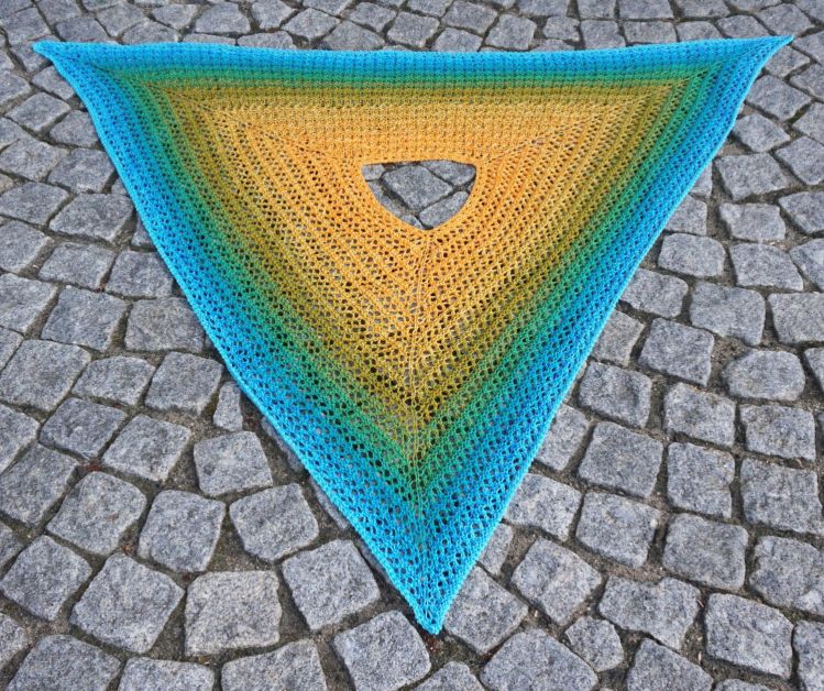 Triangula Poncho, Sommer, Lochmuster, dreieckig - myPatterns.de